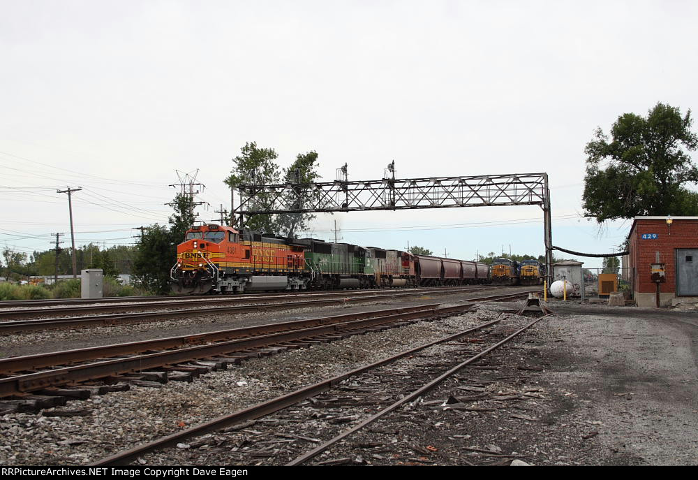 BNSF 4381